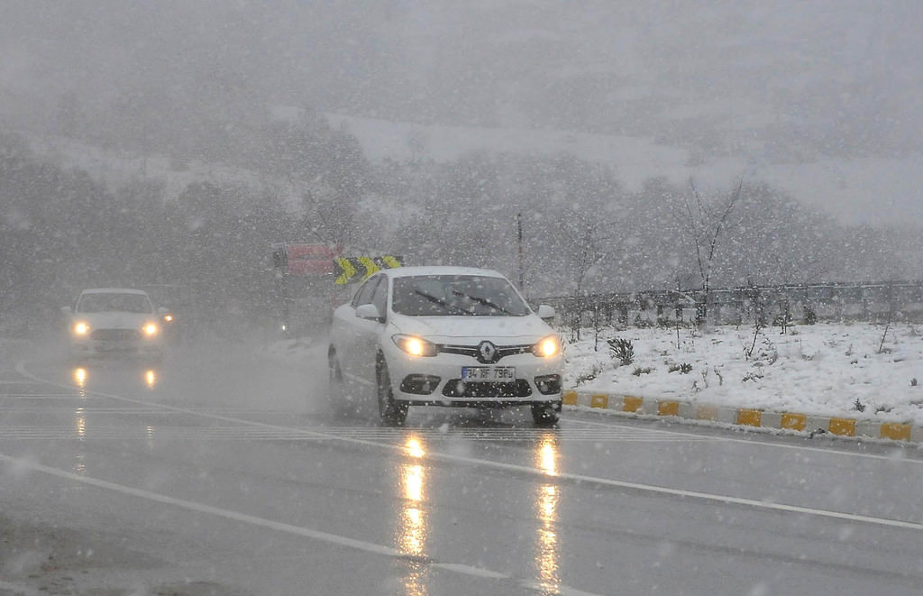 Heavy snowfall, rainfall, floods paralyze daily life across Turkey ...