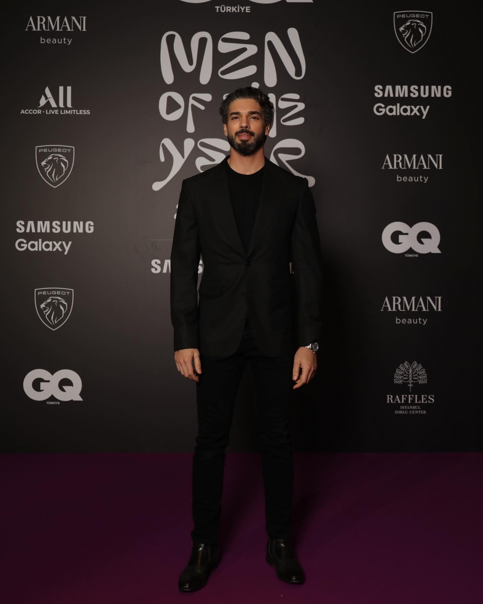 GQ MOTY 2022 Kırmızı Halı