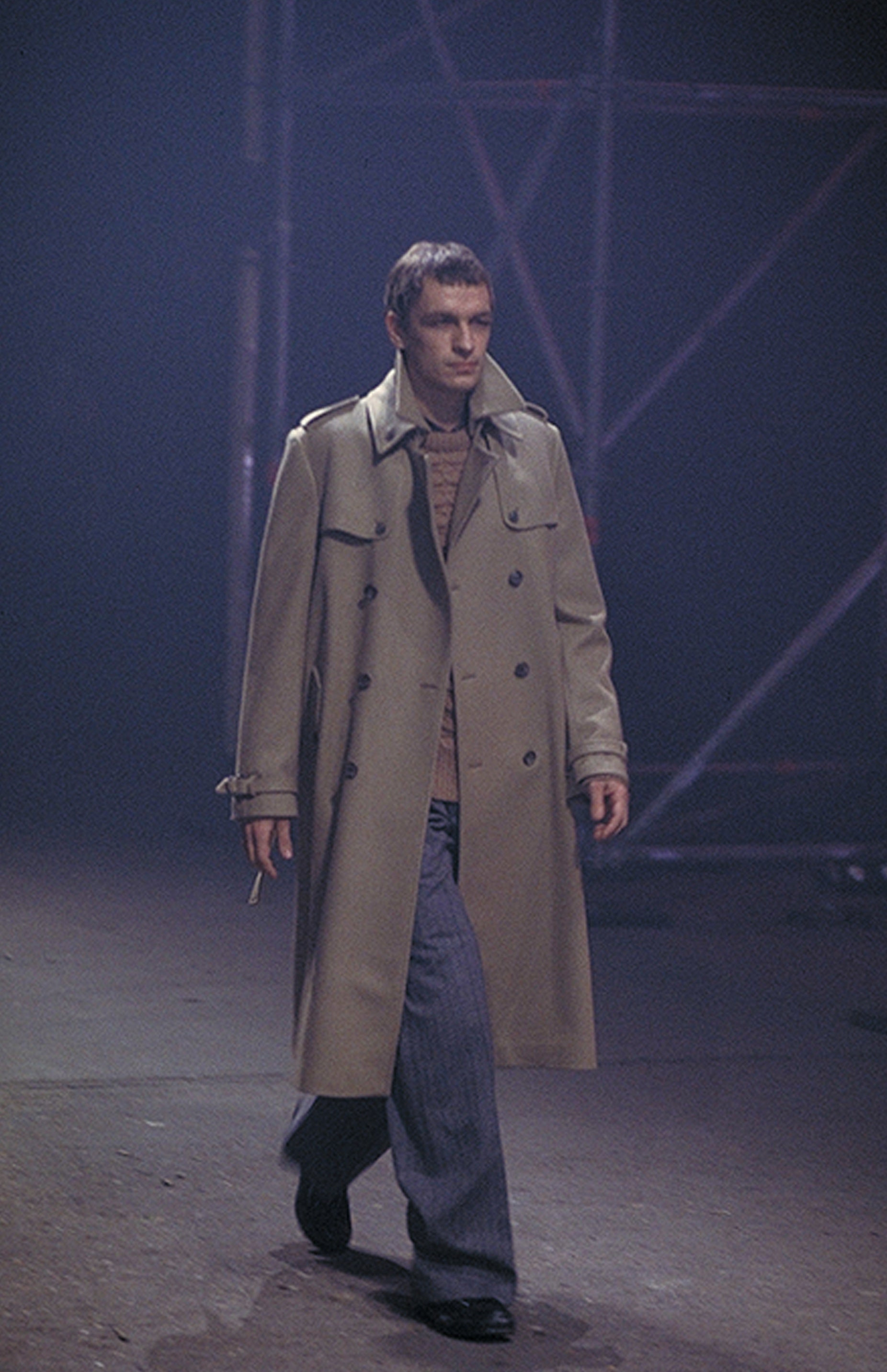 Raf Simons'un 2001 Riot! Riot! Riot! Defilesi Ne Anlatıyor?