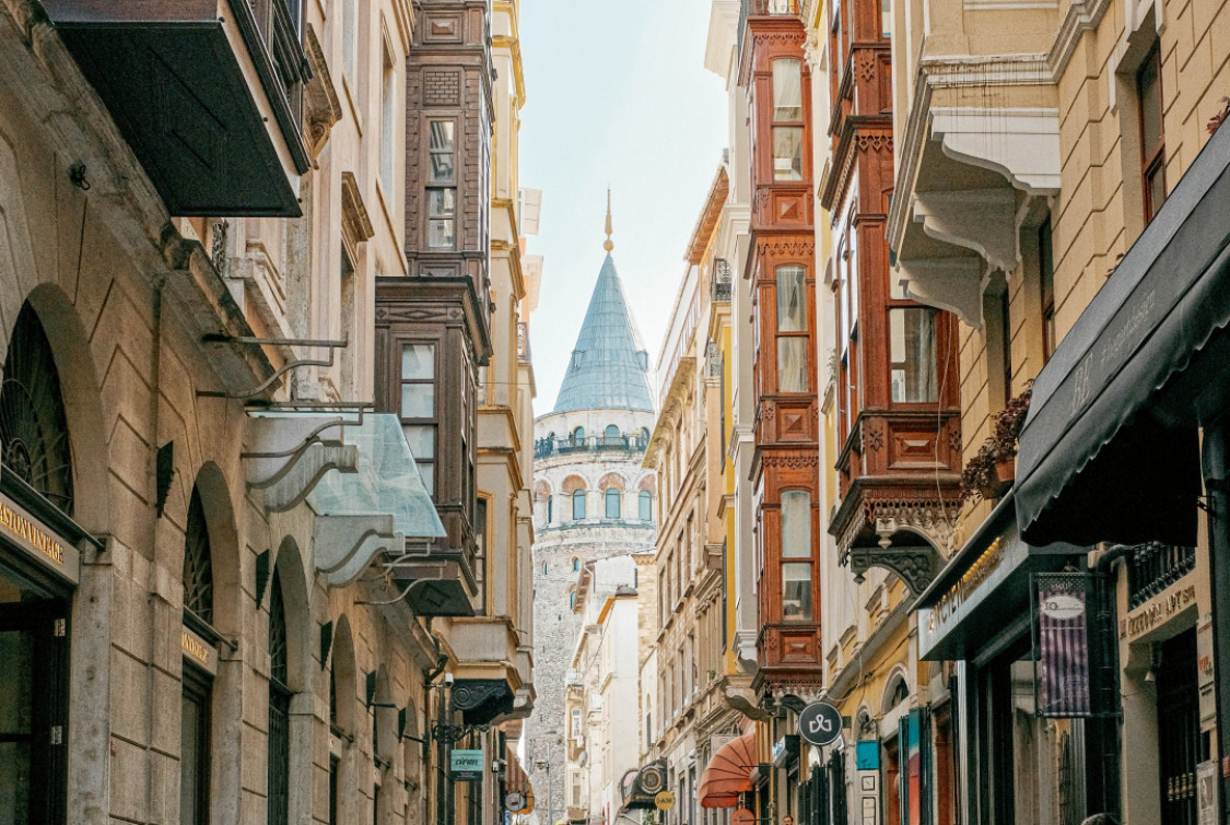 Serdar-ı Ekrem'de İki Tasarımcı