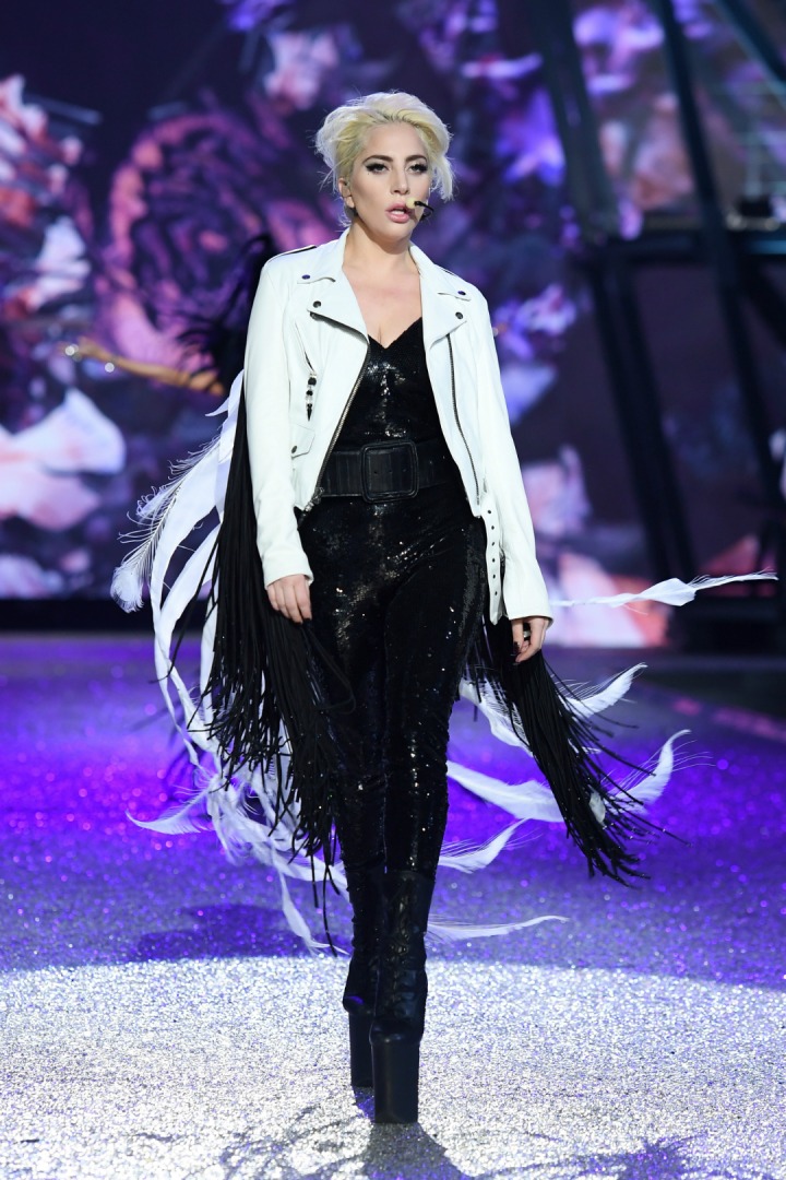 Victoria's Secret Fashion Show 2016